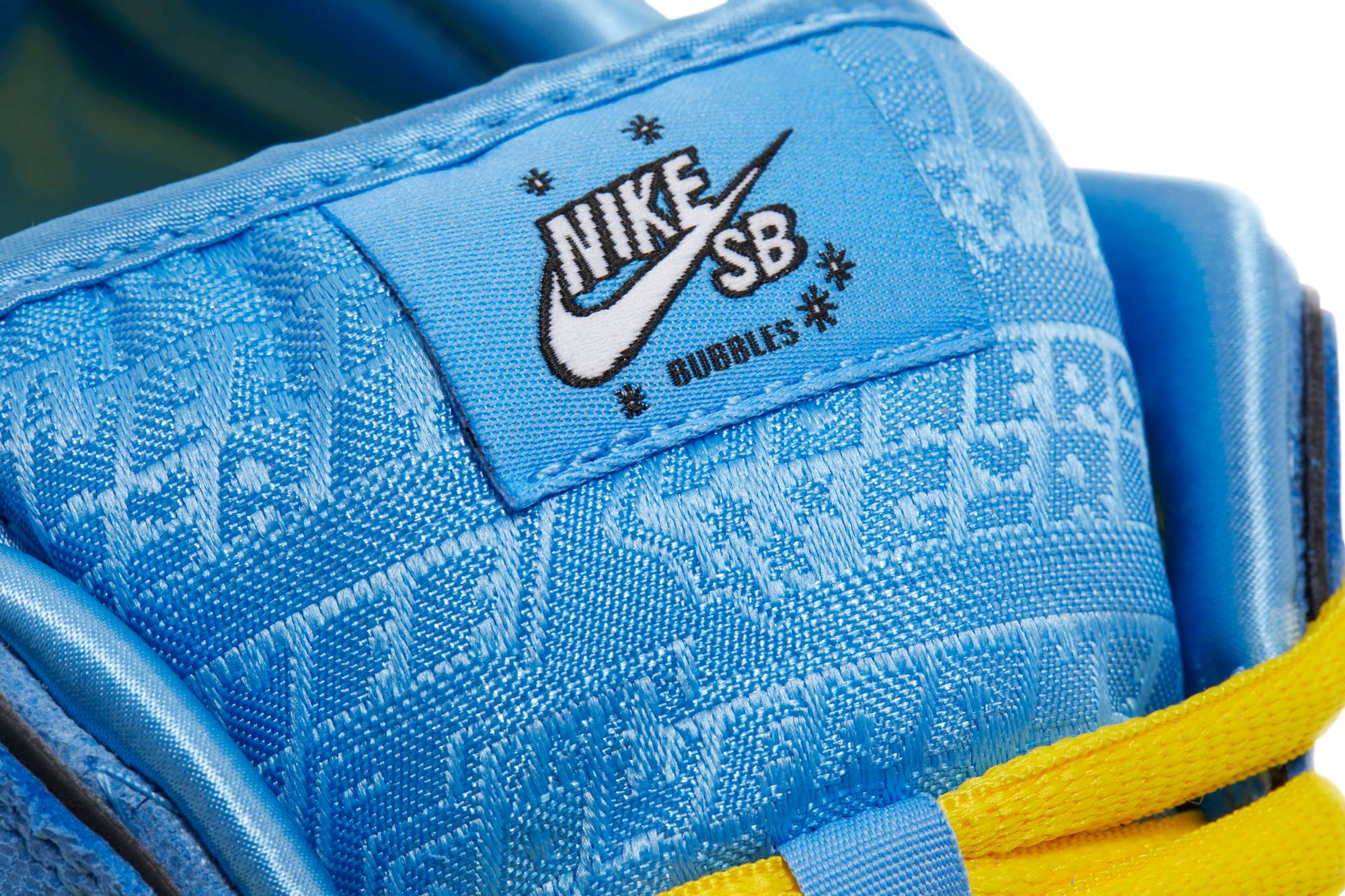 The Powerpuff Girls x Nike Dunk Low Pro SB QS ‘Bubbles’ FZ8320-400 ...